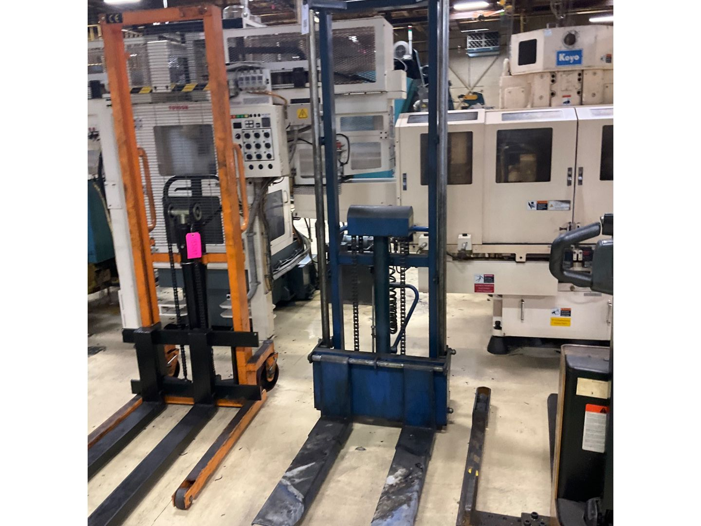 2013 HYD-15 HYDRAULIC STRADDLE STACKER