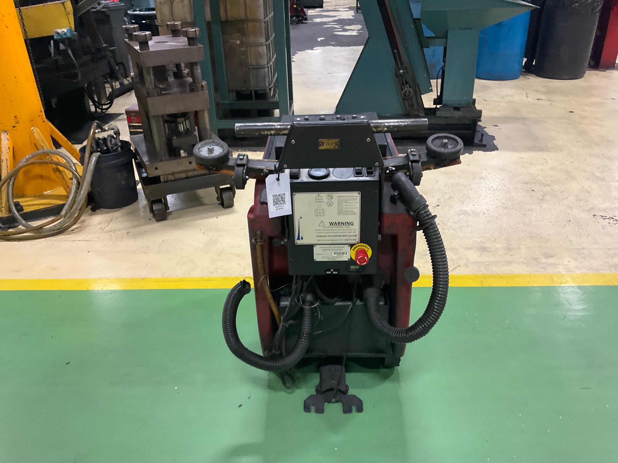 FACTORY CAT MICROMAG FLOOR SCRUBBER