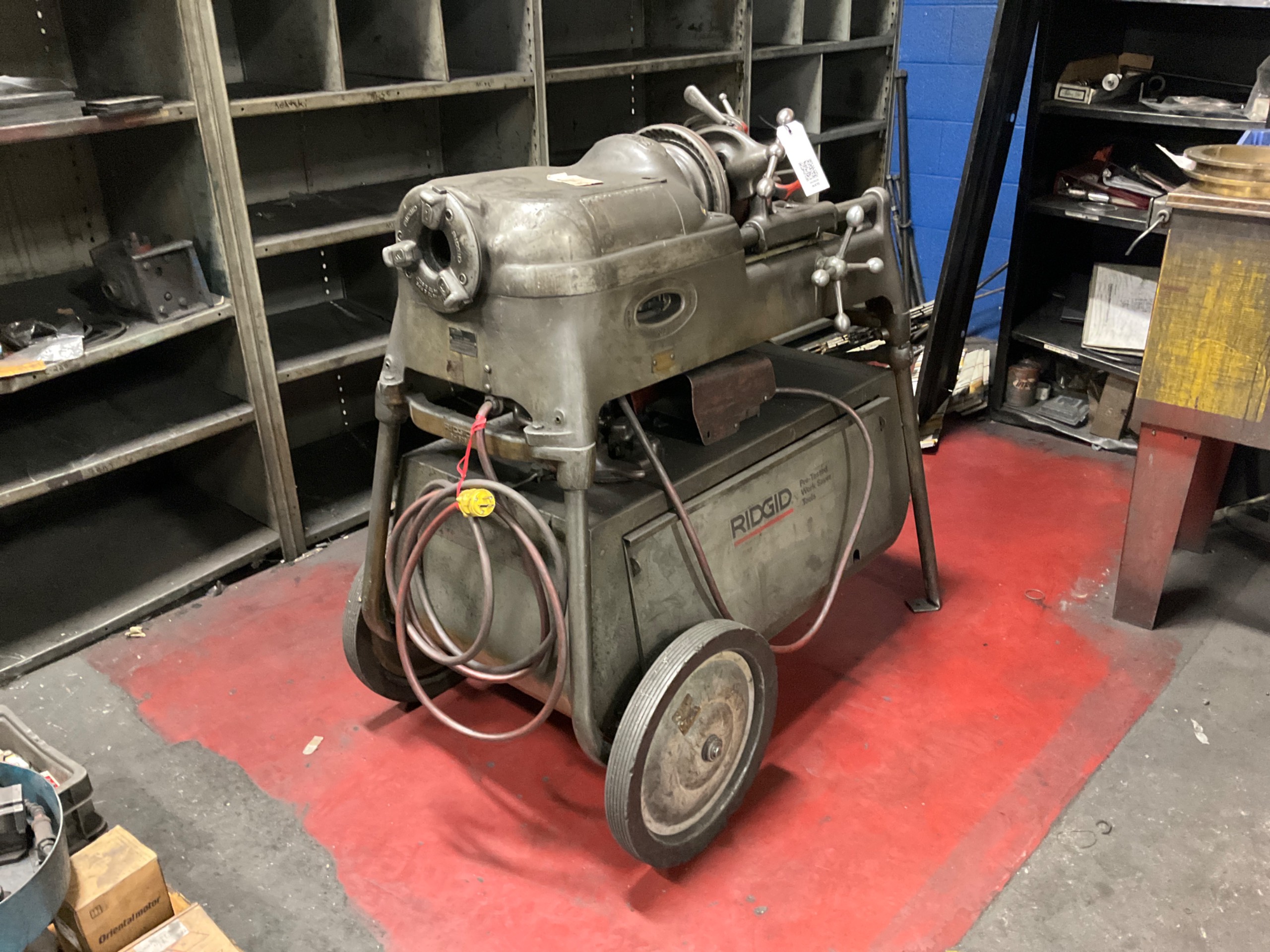 RIDGID 535 THREADING MACHINE