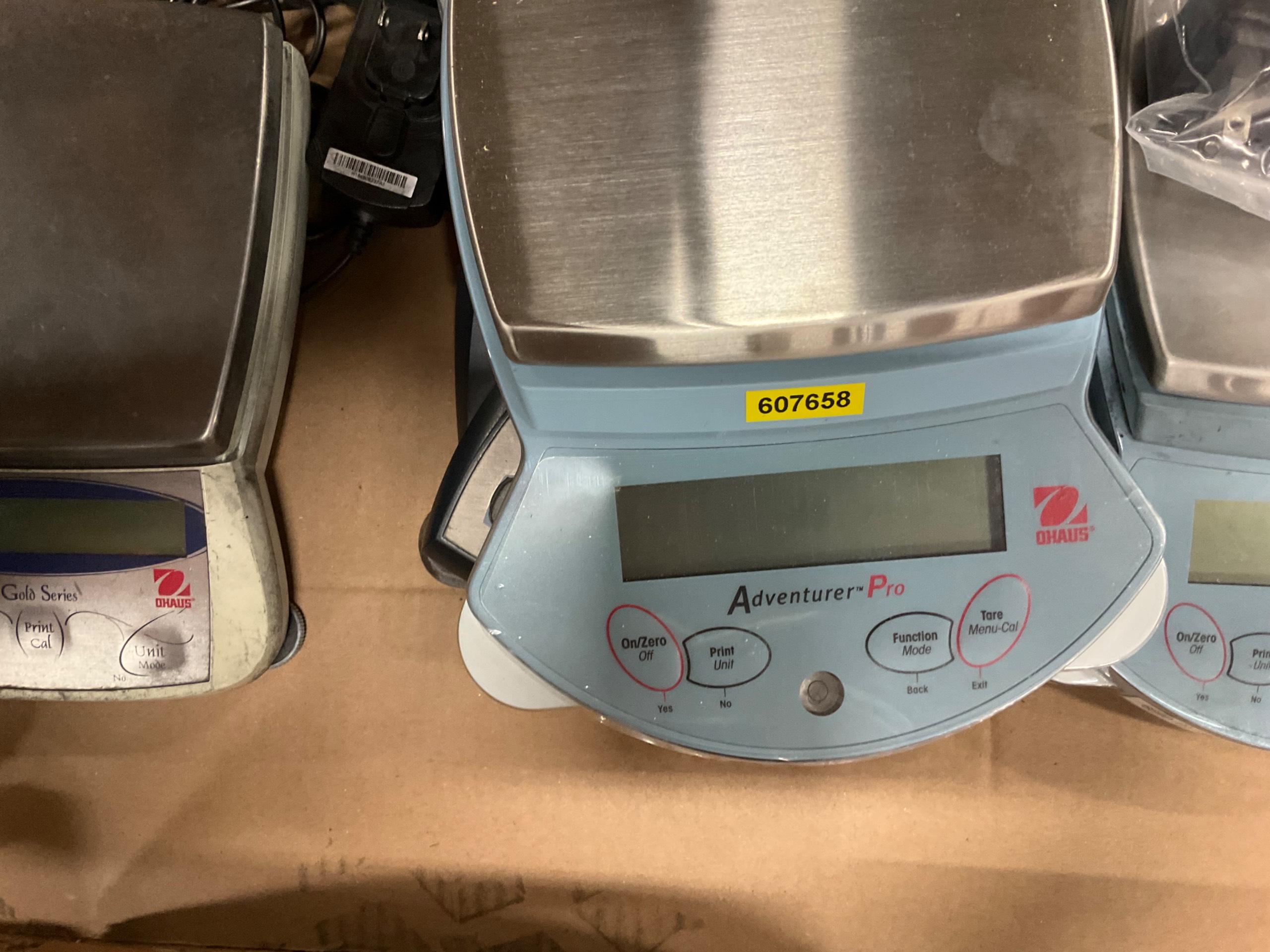 BULK QTY OF BENCH SCALES