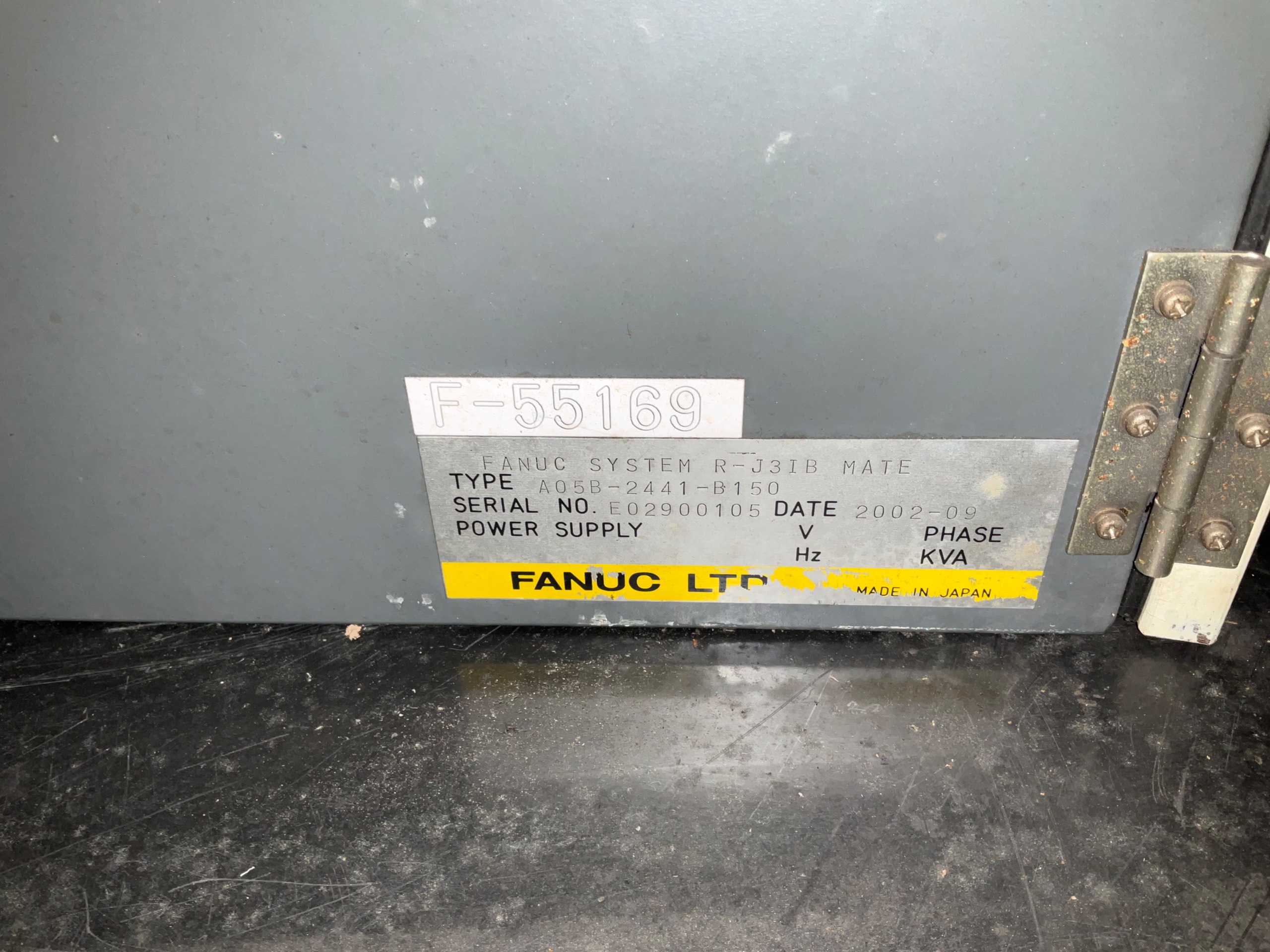 2002 FANUC ROBOT & CONTROL ASSEMBLY