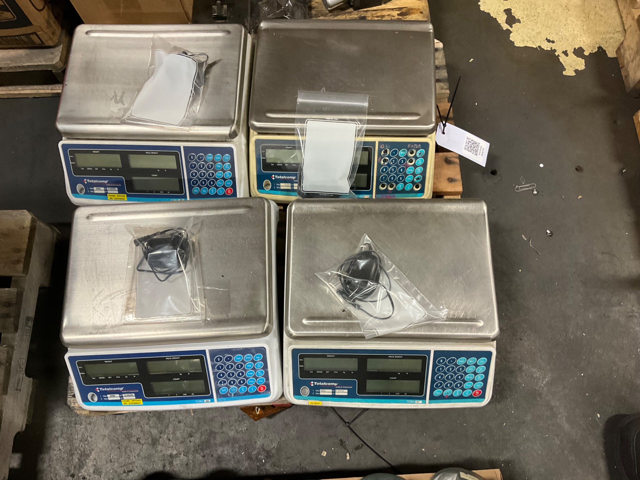 QTY 4: TOTALCOMP TCM2 SCALES