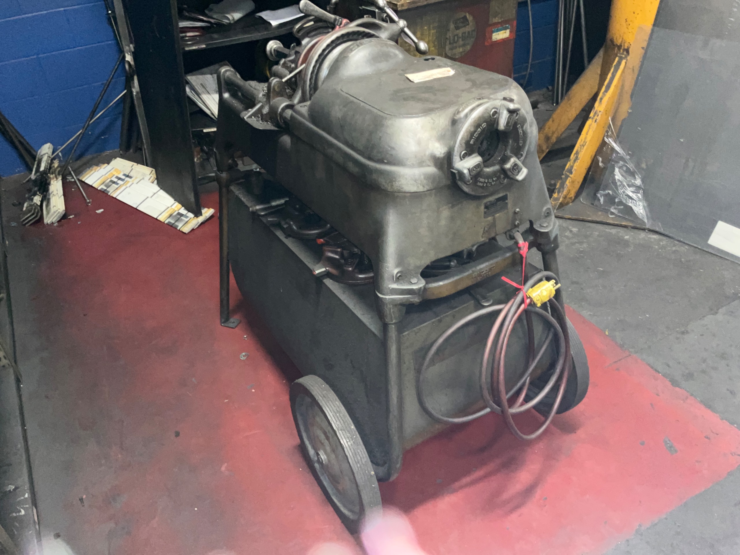 RIDGID 535 THREADING MACHINE