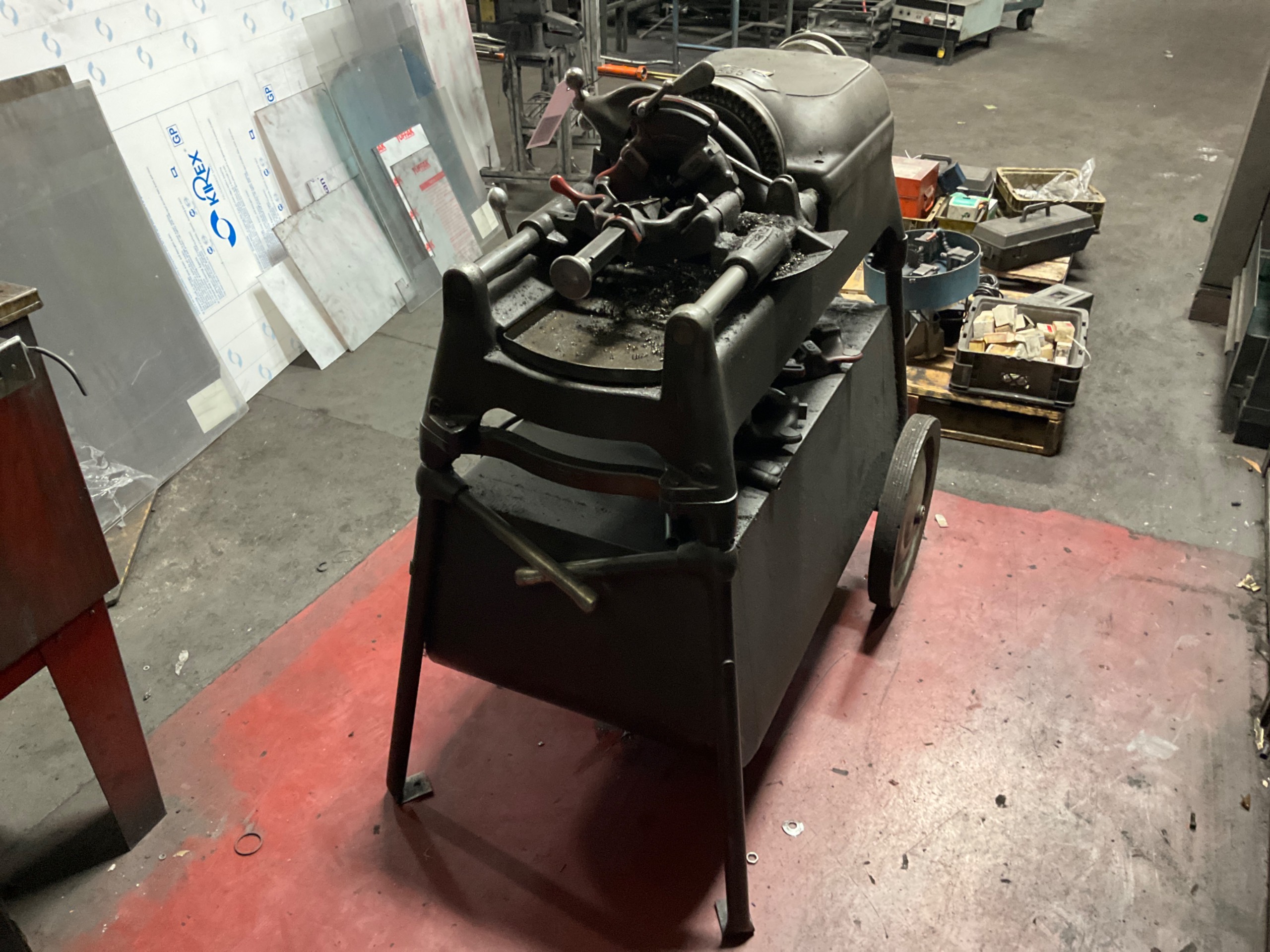 RIDGID 535 THREADING MACHINE