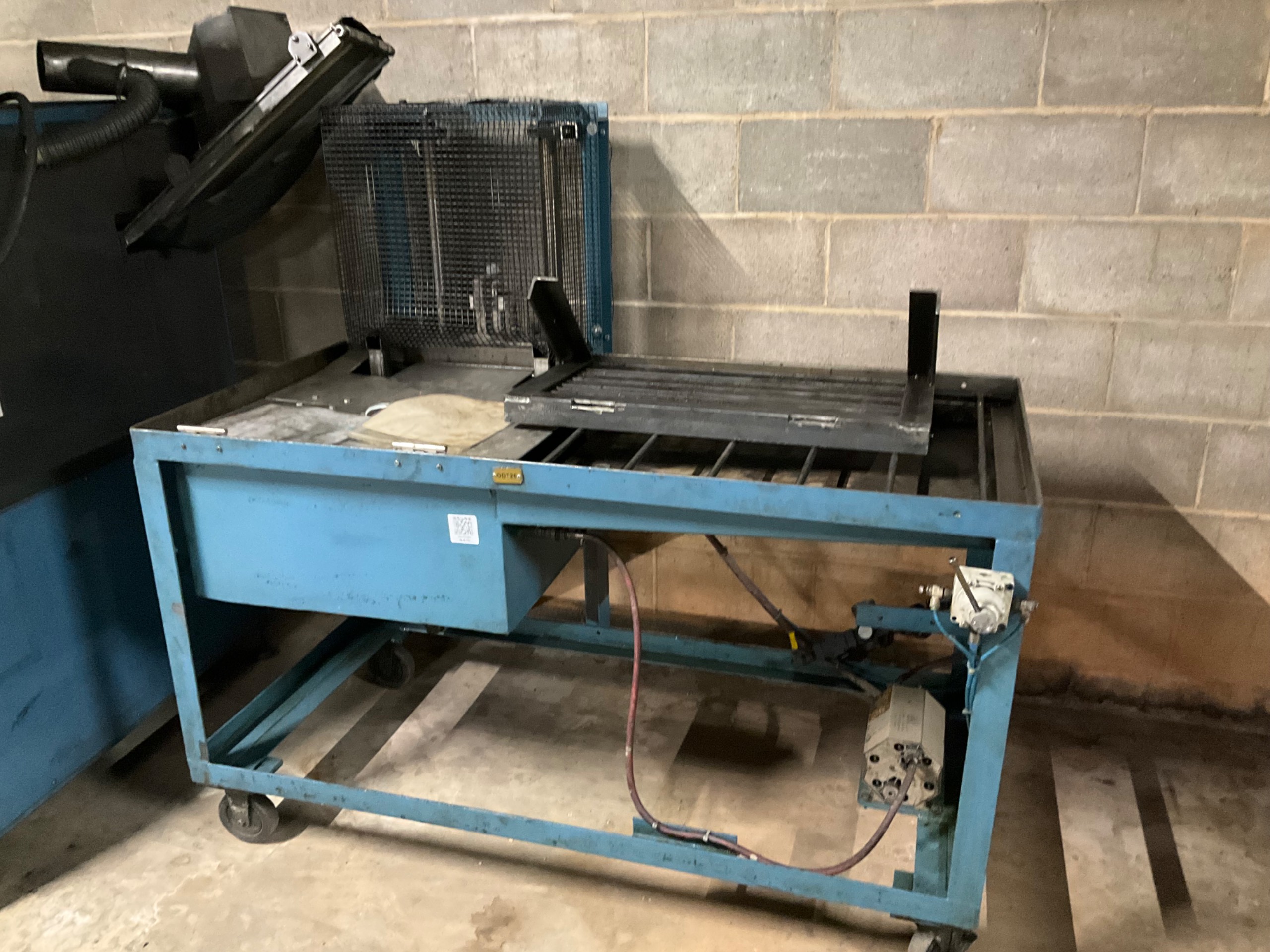 PNEUMATIC PRESS WORKSTATION