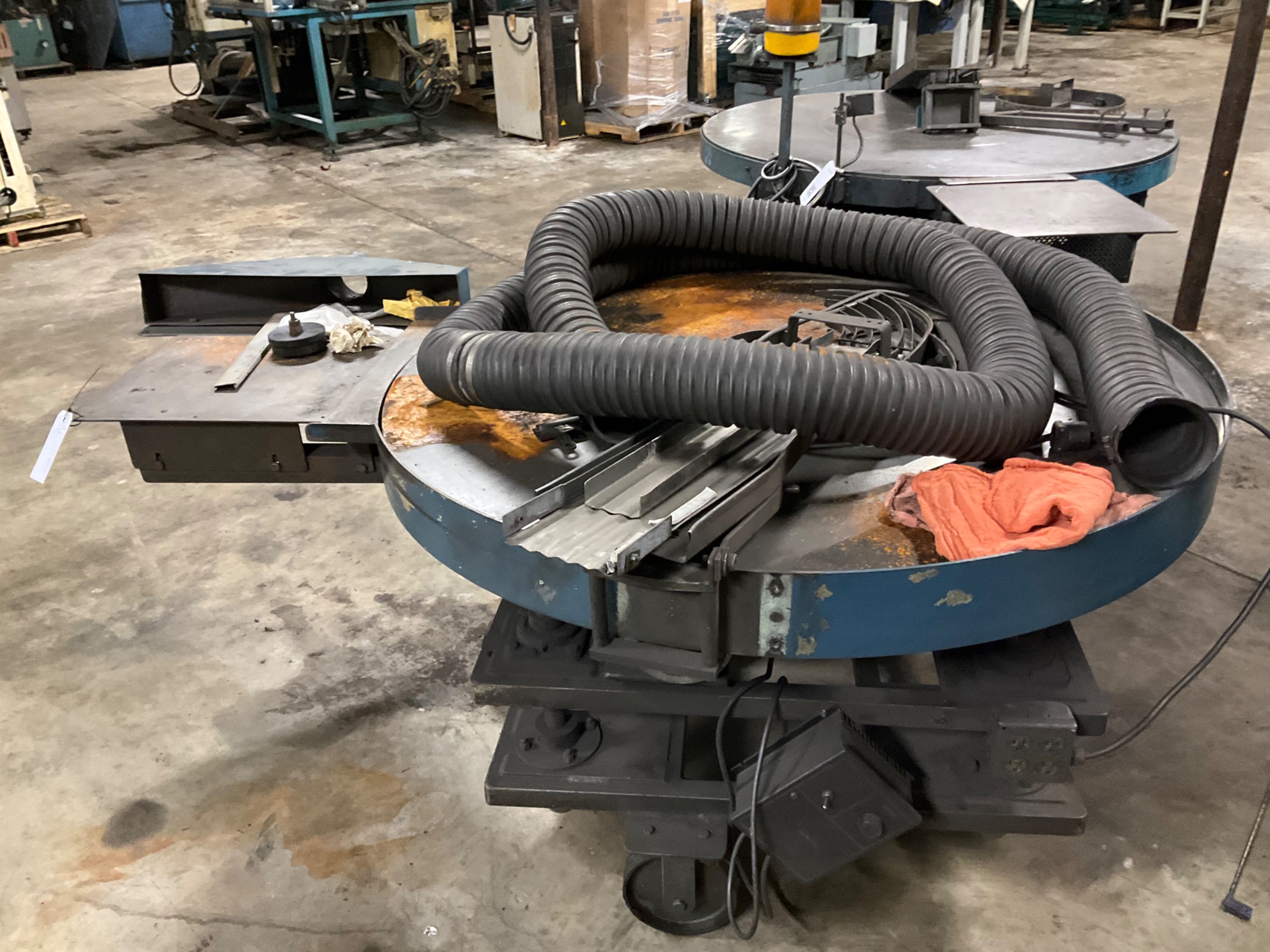 QTY 2: FEEDER TABLES