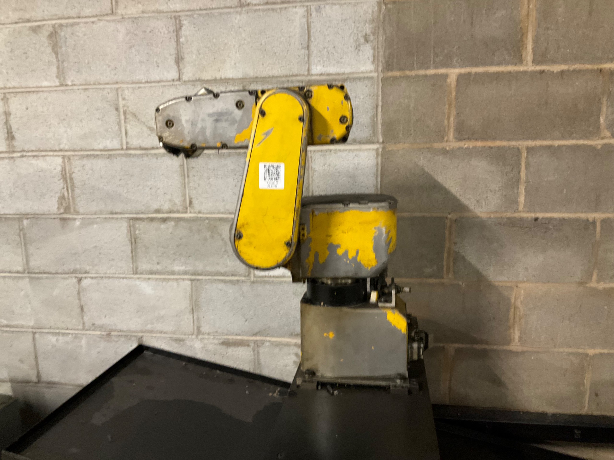 2002 FANUC ROBOT & CONTROL ASSEMBLY