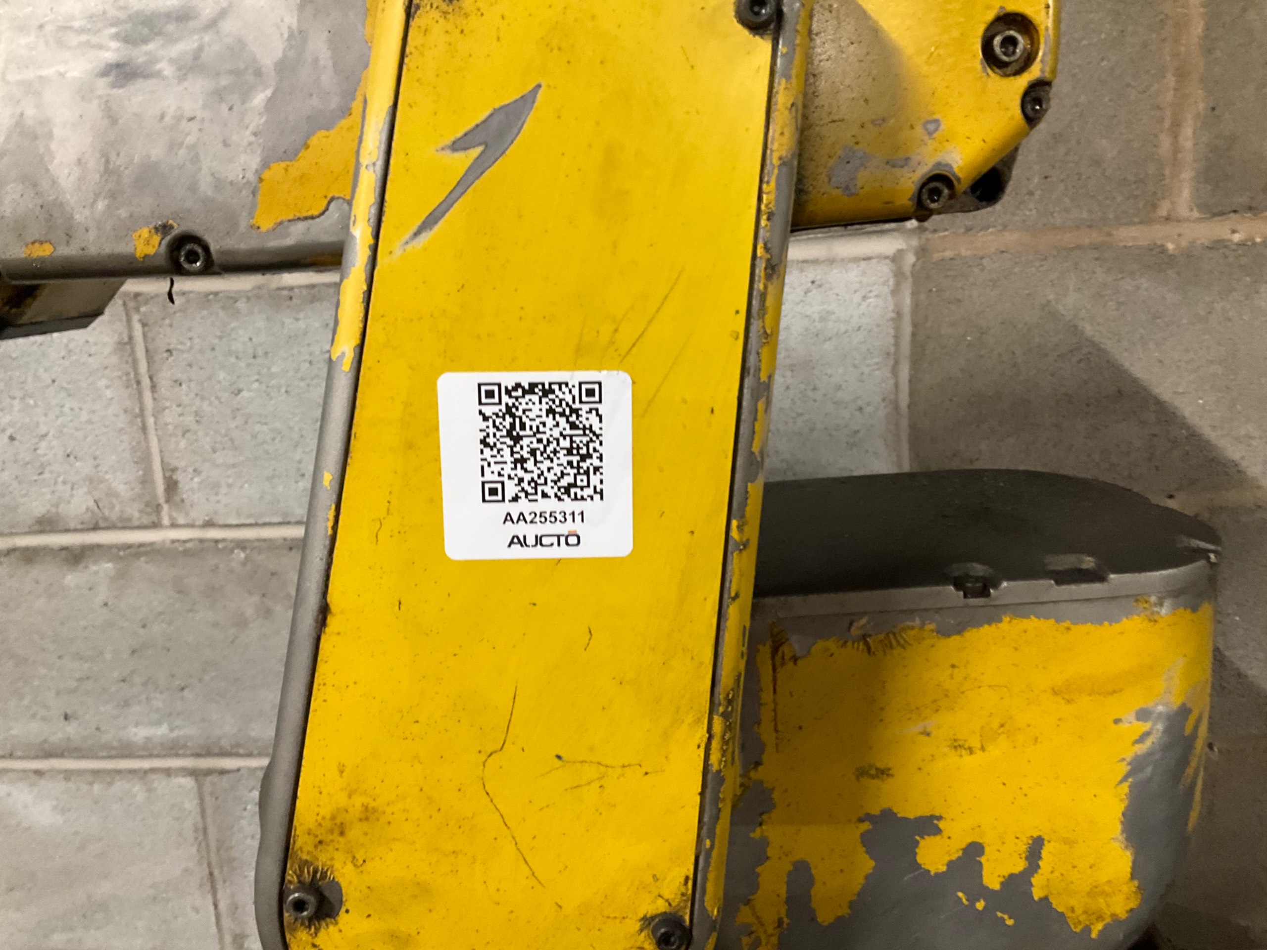 2002 FANUC ROBOT & CONTROL ASSEMBLY